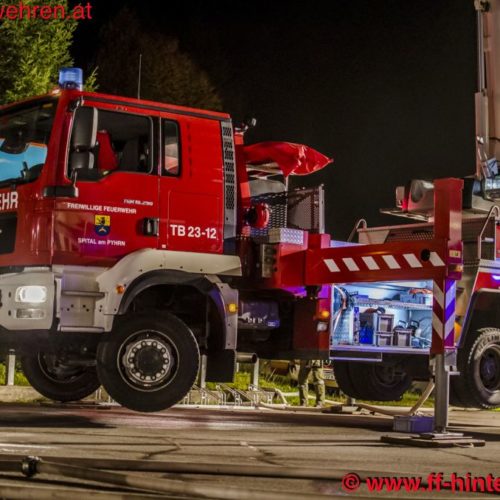 FF Hinterstoder übt Brand in der Hössbahn - Talstation
